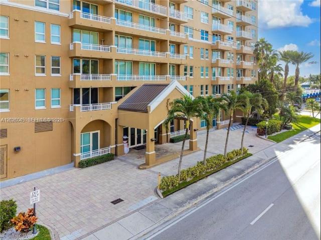 Luxury apartment complex for rent in Miami, Florida