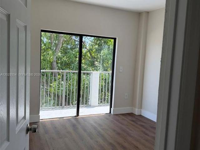 Luxury apartment complex for rent in Miami, Florida