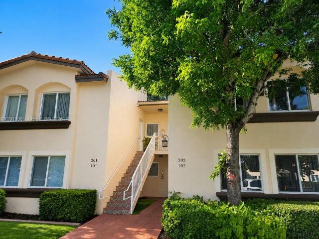 Luxury apartment complex for rent in Miami, Florida