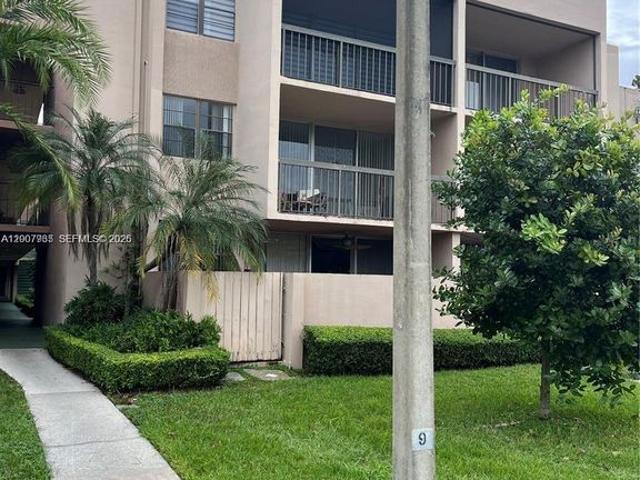 Luxury apartment complex for rent in Miami, Florida