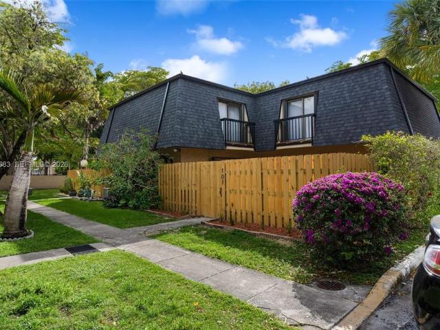 Luxury apartment complex for rent in Miami, Florida