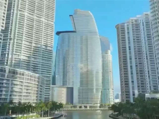 Luxury apartment complex for rent in Miami, Florida