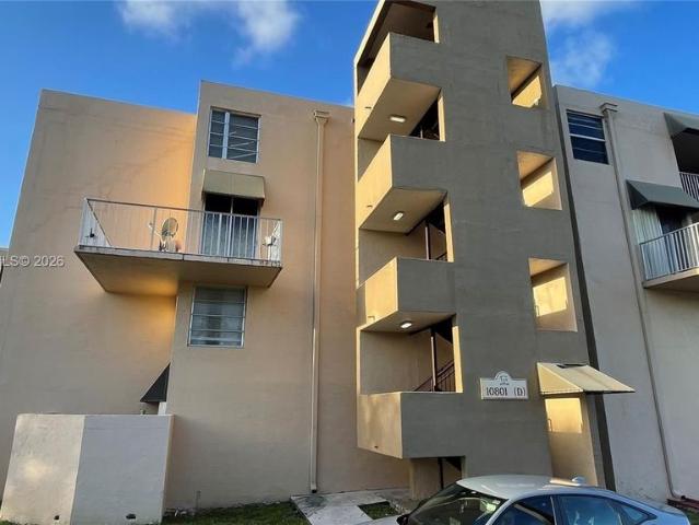 Luxury apartment complex for rent in Miami, Florida