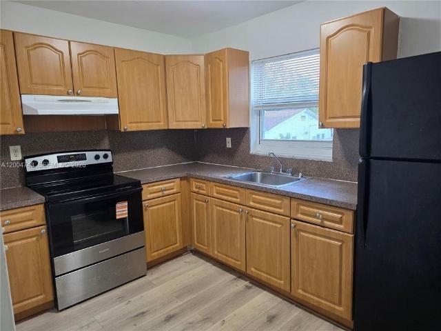 Luxury apartment complex for rent in Miami, Florida