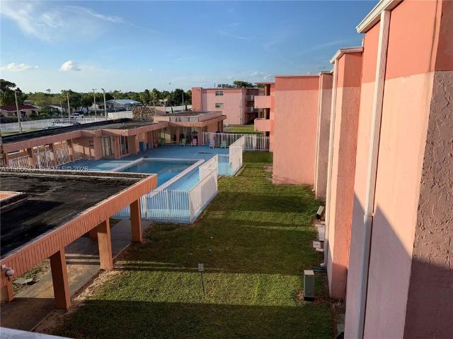 Luxury apartment complex for rent in Miami, Florida