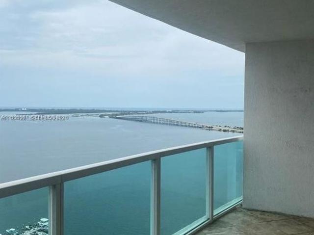 Luxury apartment complex for rent in Miami, Florida