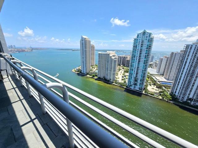 Luxury apartment complex for rent in Miami, Florida