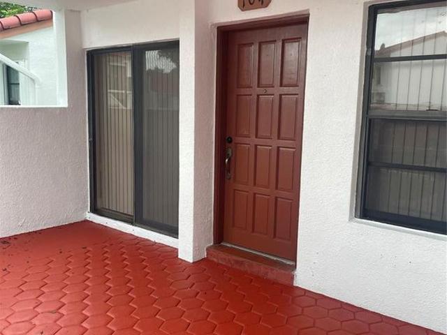 Luxury apartment complex for rent in Miami, Florida