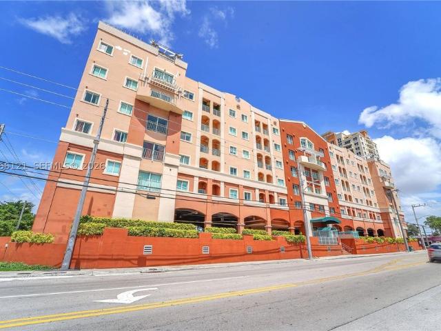Luxury apartment complex for rent in Miami, Florida