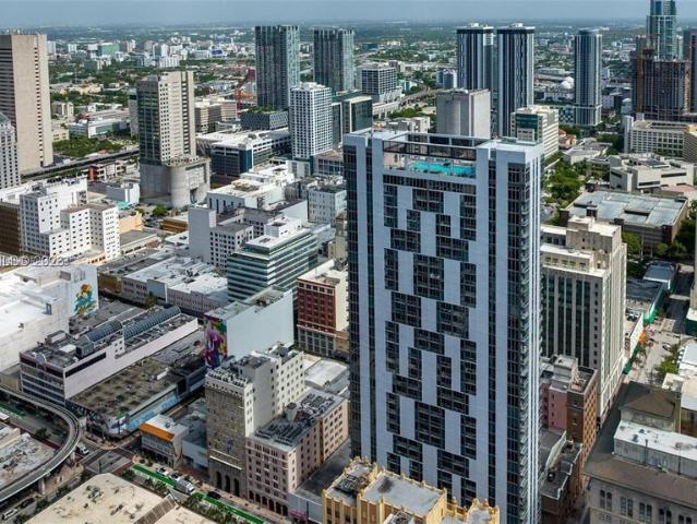 Luxury apartment complex for rent in Miami, Florida