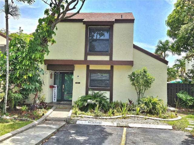 Luxury apartment complex for rent in Miami, Florida