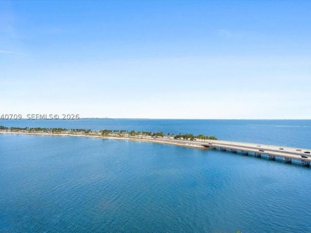 Luxury apartment complex for rent in Miami, Florida