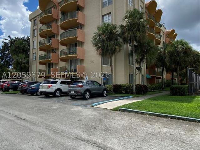 Luxury apartment complex for rent in Miami, Florida