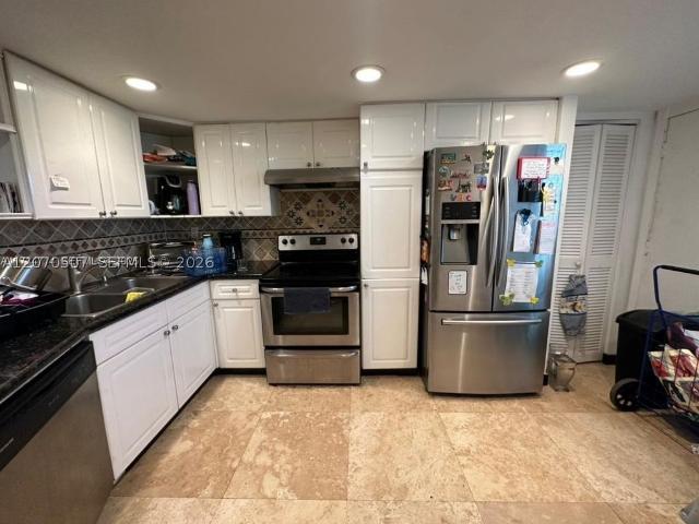 Luxury apartment complex for rent in Miami, Florida