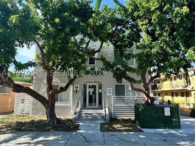 Luxury apartment complex for rent in Miami, Florida