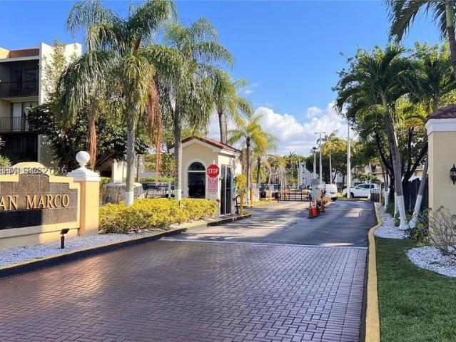 Luxury apartment complex for rent in Miami, Florida