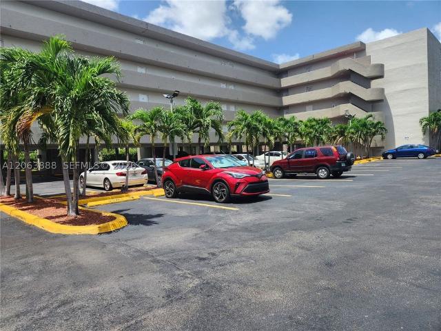 Luxury apartment complex for rent in Miami, Florida