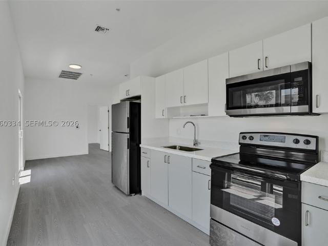 Luxury apartment complex for rent in Miami, Florida