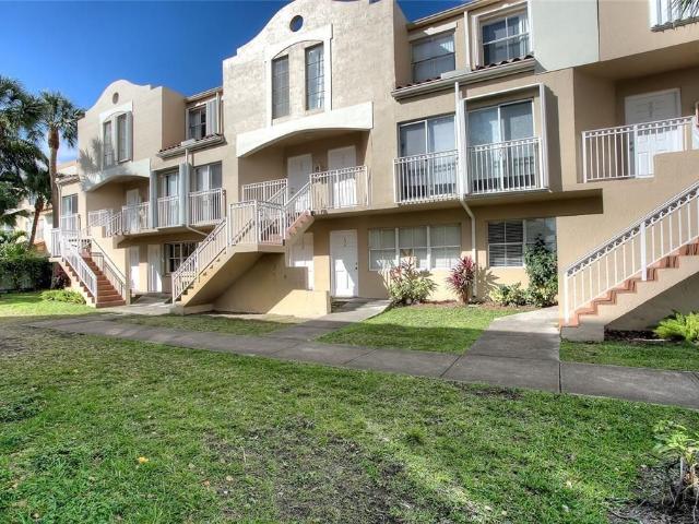 Luxury apartment complex for rent in Miami, Florida