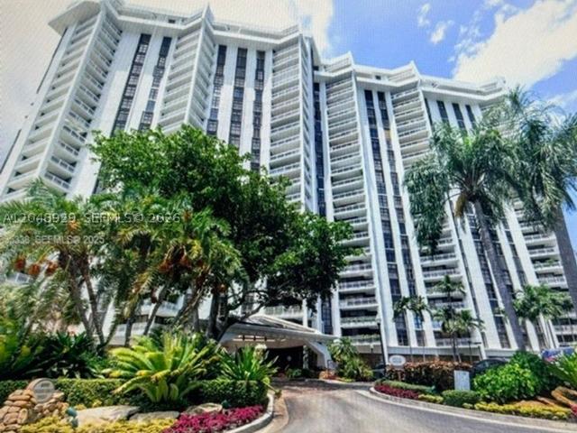 Luxury apartment complex for rent in Miami, Florida