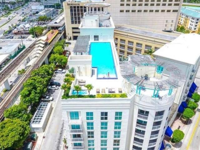 Luxury apartment complex for rent in Miami, Florida