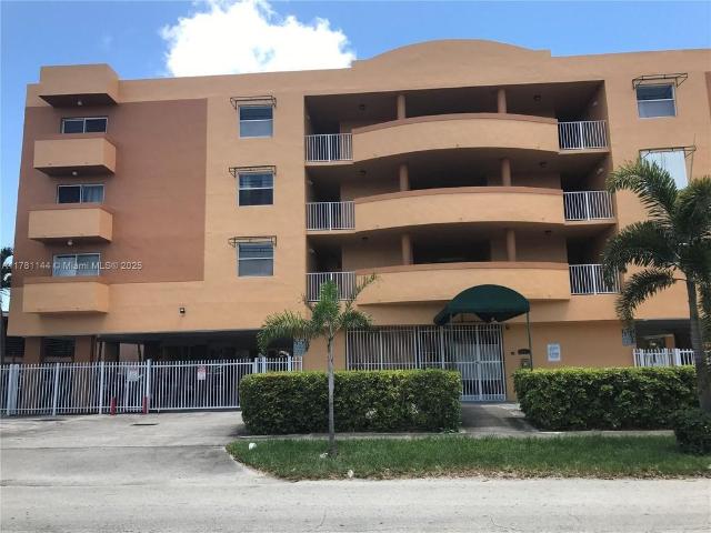 Luxury apartment complex for rent in Miami, Florida