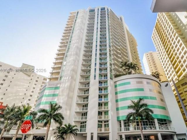 Luxury apartment complex for rent in Miami, Florida