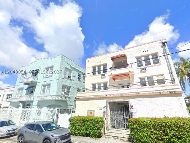 Luxury apartment complex for rent in Miami, Florida