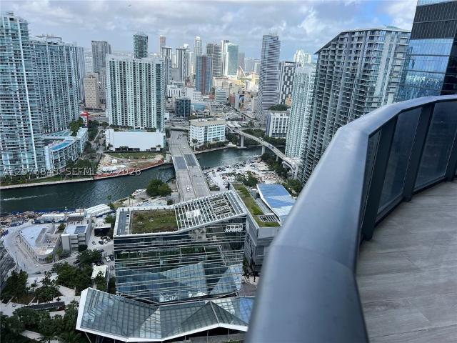 Luxury apartment complex for rent in Miami, Florida