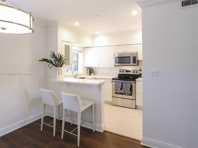 Luxury apartment complex for rent in Miami, Florida