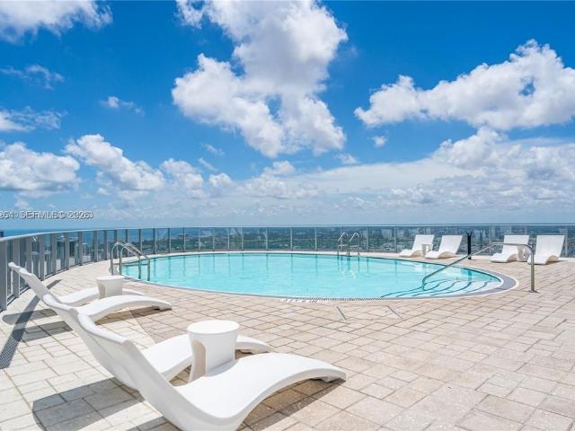 Luxury apartment complex for rent in Miami, Florida