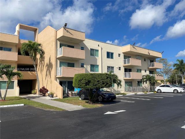 Luxury apartment complex for rent in Miami, Florida