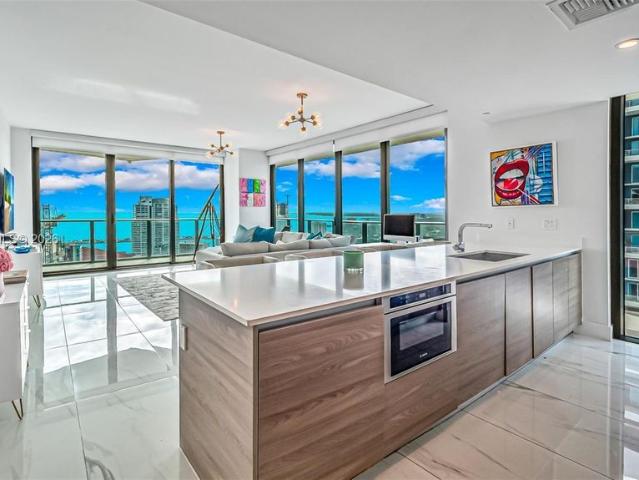 Luxury apartment complex for rent in Miami, Florida