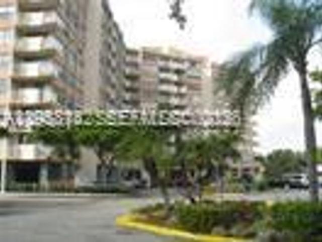 Luxury apartment complex for rent in Miami, Florida