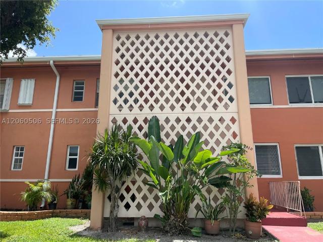 Luxury apartment complex for rent in Miami, Florida