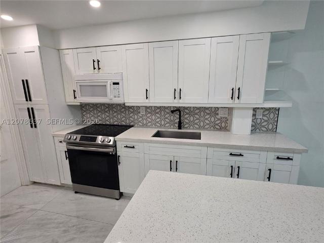 Luxury apartment complex for rent in Miami, Florida