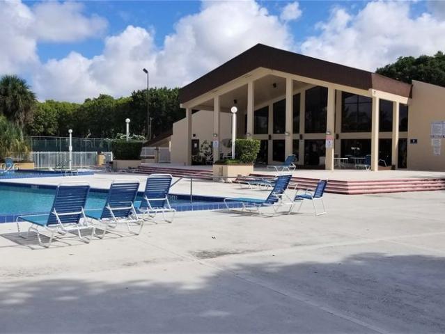Luxury apartment complex for rent in Miami, Florida