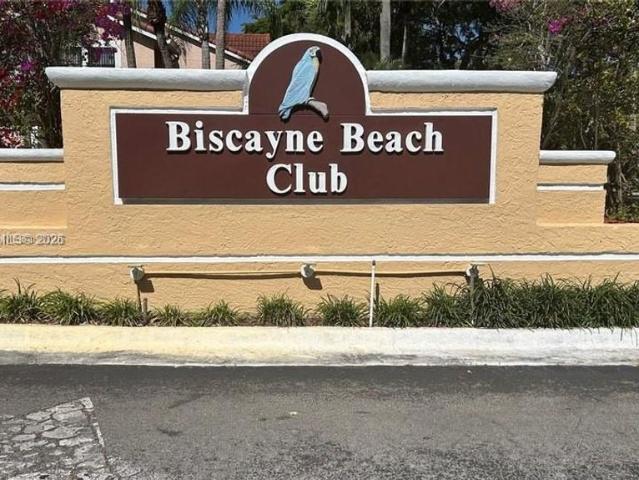 Luxury apartment complex for rent in Miami, Florida