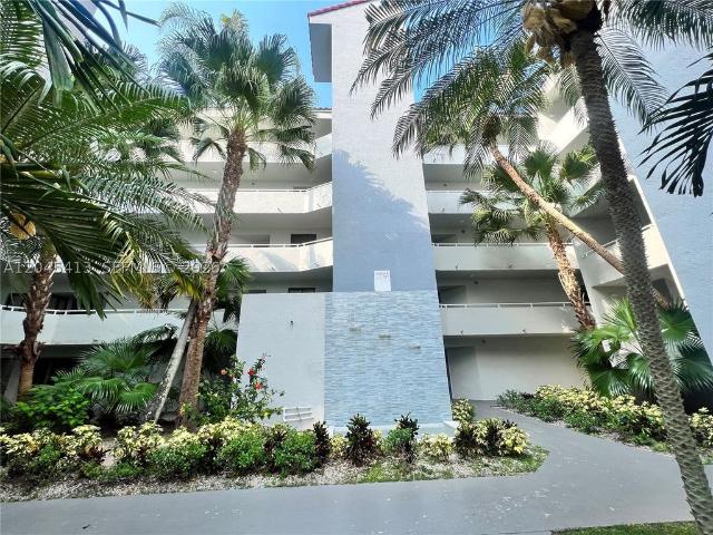 Luxury apartment complex for rent in Miami, Florida