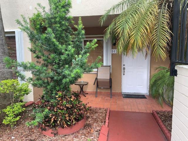 Luxury apartment complex for rent in Miami, Florida