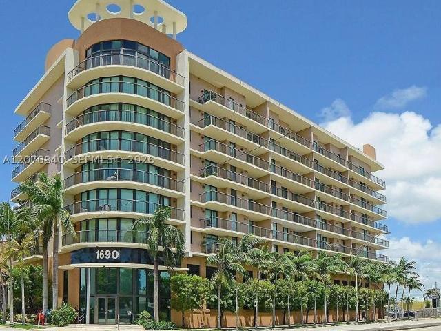 Luxury apartment complex for rent in Miami, Florida