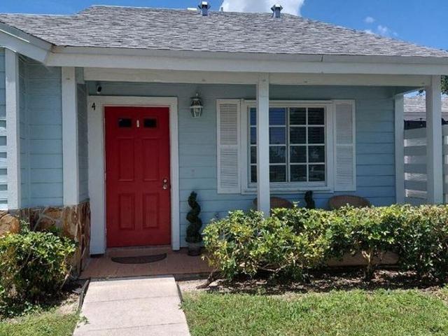 Luxury apartment complex for rent in Miami, Florida