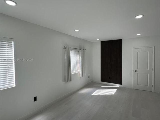 Luxury apartment complex for rent in Miami, Florida