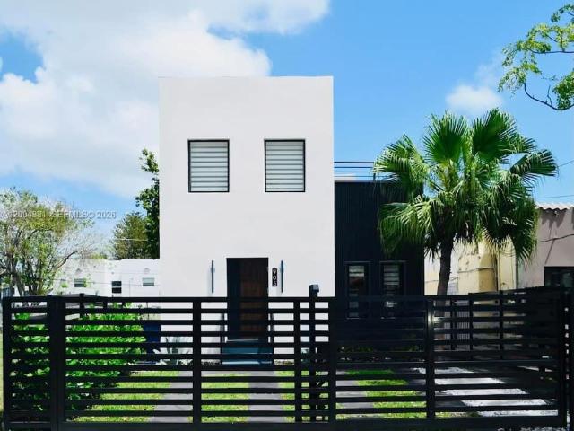 Luxury apartment complex for rent in Miami, Florida