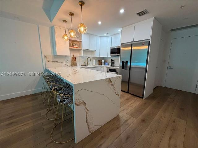 Luxury apartment complex for rent in Miami, Florida