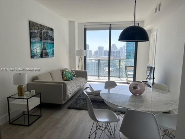 Luxury apartment complex for rent in Miami, Florida