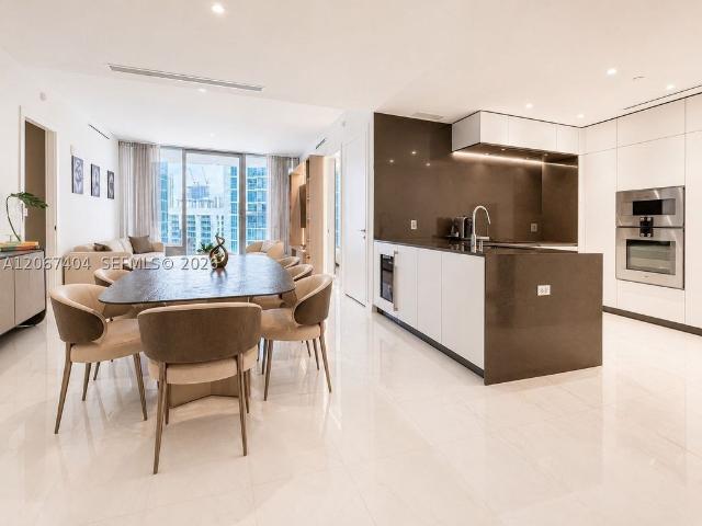 Luxury apartment complex for rent in Miami, Florida
