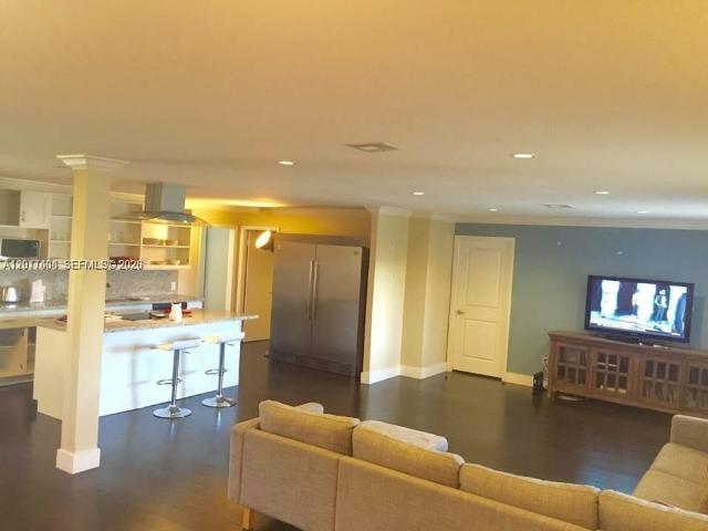 Luxury apartment complex for rent in Miami, Florida