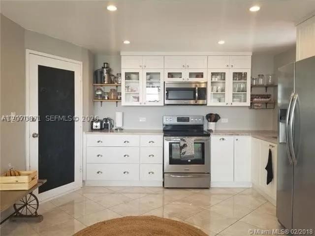 Luxury apartment complex for rent in Miami, Florida