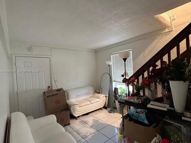 Luxury apartment complex for rent in Miami, Florida